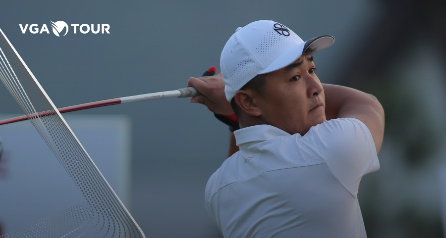 Golfer Trần Văn Hoàng ghi điểm eagle duy nhất trong vòng 1 Lexus Challenge 2023